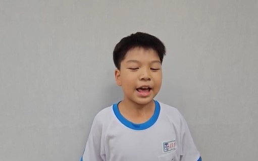 Johnny - Johnny's Favorite Book - Caves Family敦煌親子愛英語